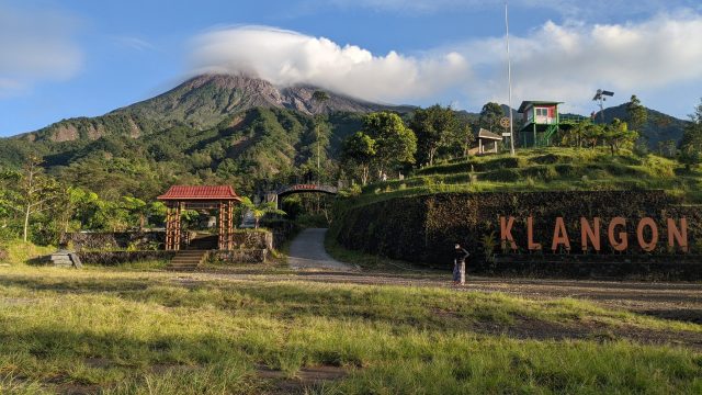 Menikmati Keindahan Merapi Dengan Berkemah Di Bukit Klangon Jogja ...