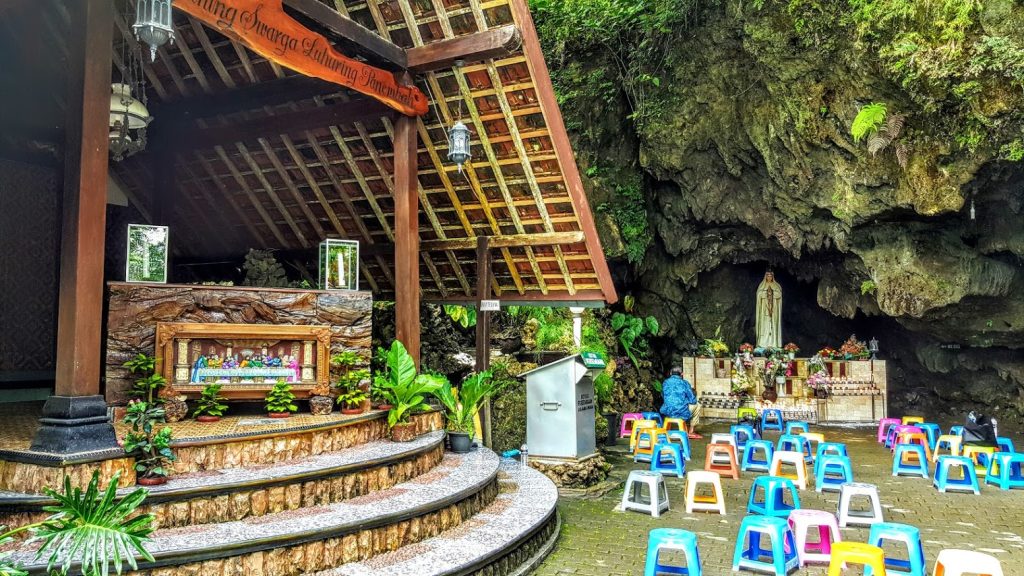 Ini Dia Wisata Religi Goa Maria Lawangsih Yang Wajib Didatangi Umat ...