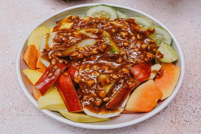 Resep Rujak Buah dengan Bumbu Sambal Yang Buket | Hibur.id