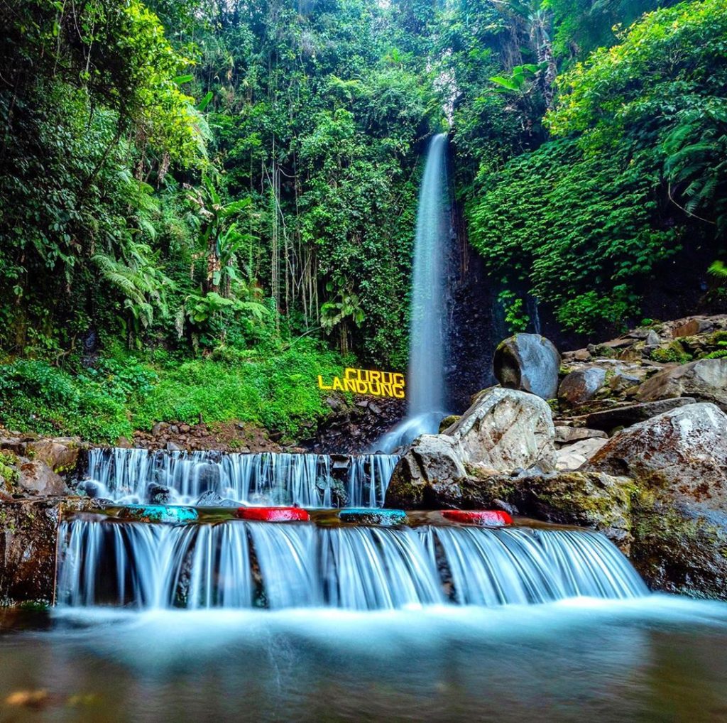 5 Potret Zaky Zimah Bersama Istri dan Dua Anaknya yang Jarang Tersorot ...