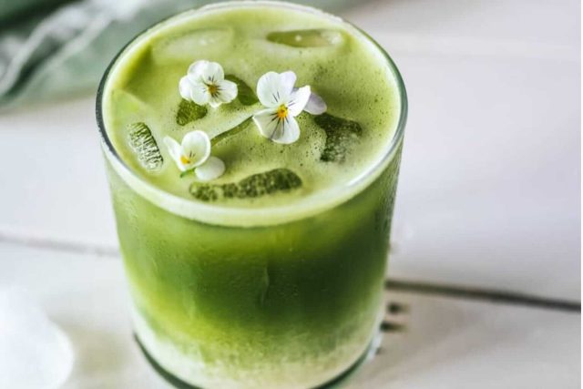 Resep Mudah Membuat Iced Matcha Latte yang Menyegarkan | Hibur.id