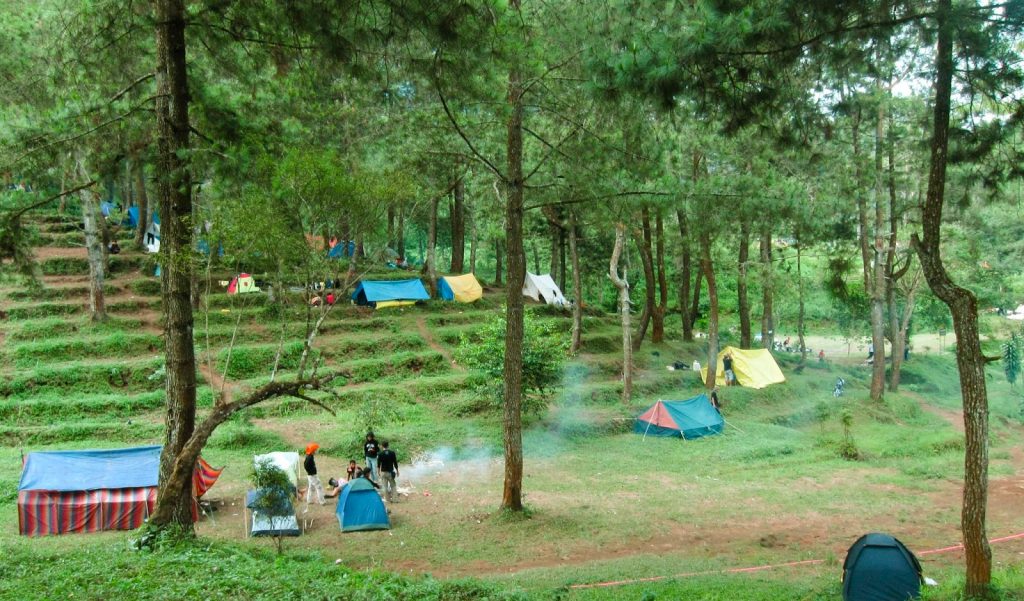 Berkemah Di Bumi Perkemahan Ipukan - Layaknya Berkemah Di Atas Awan ...