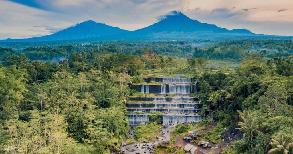 Grojogan Watu Purbo Bangunrejo, Air Terjun Buatan Dengan Keindahan Yang ...
